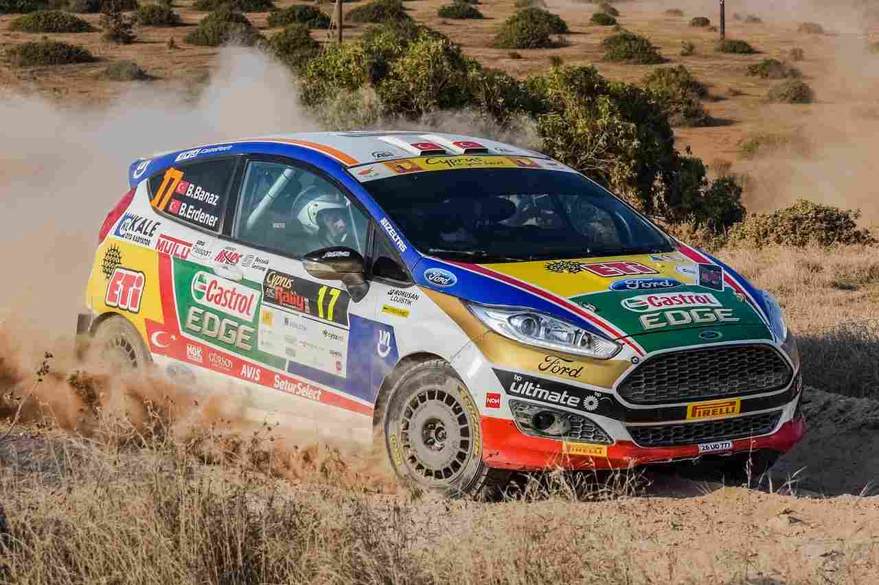 Custom Fleet Graphics vs. Standard Designs: What’s Best for Your ...